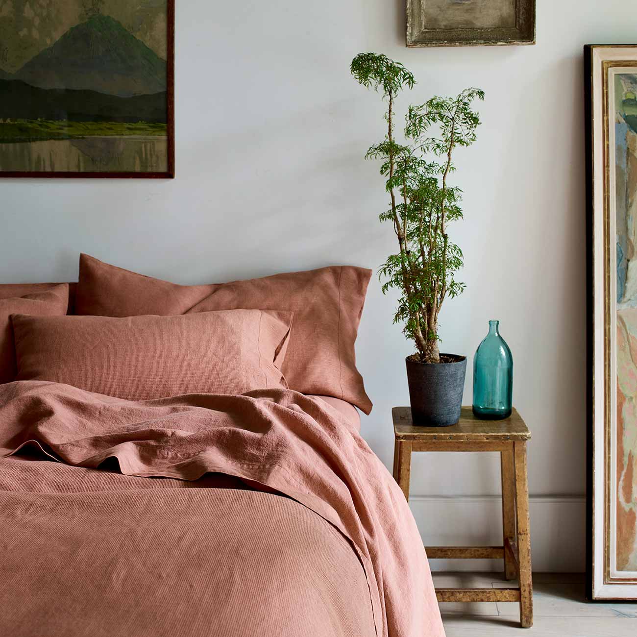 Toffee Chambray Linen Blend Flat Sheet Twin Piglet in Bed US