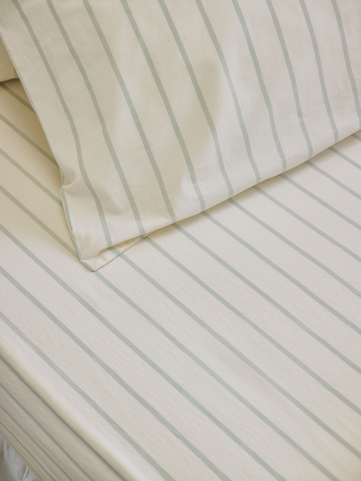 Mellow Green Slumber Stripe Kids Cotton Bedding Set | Piglet in Bed US