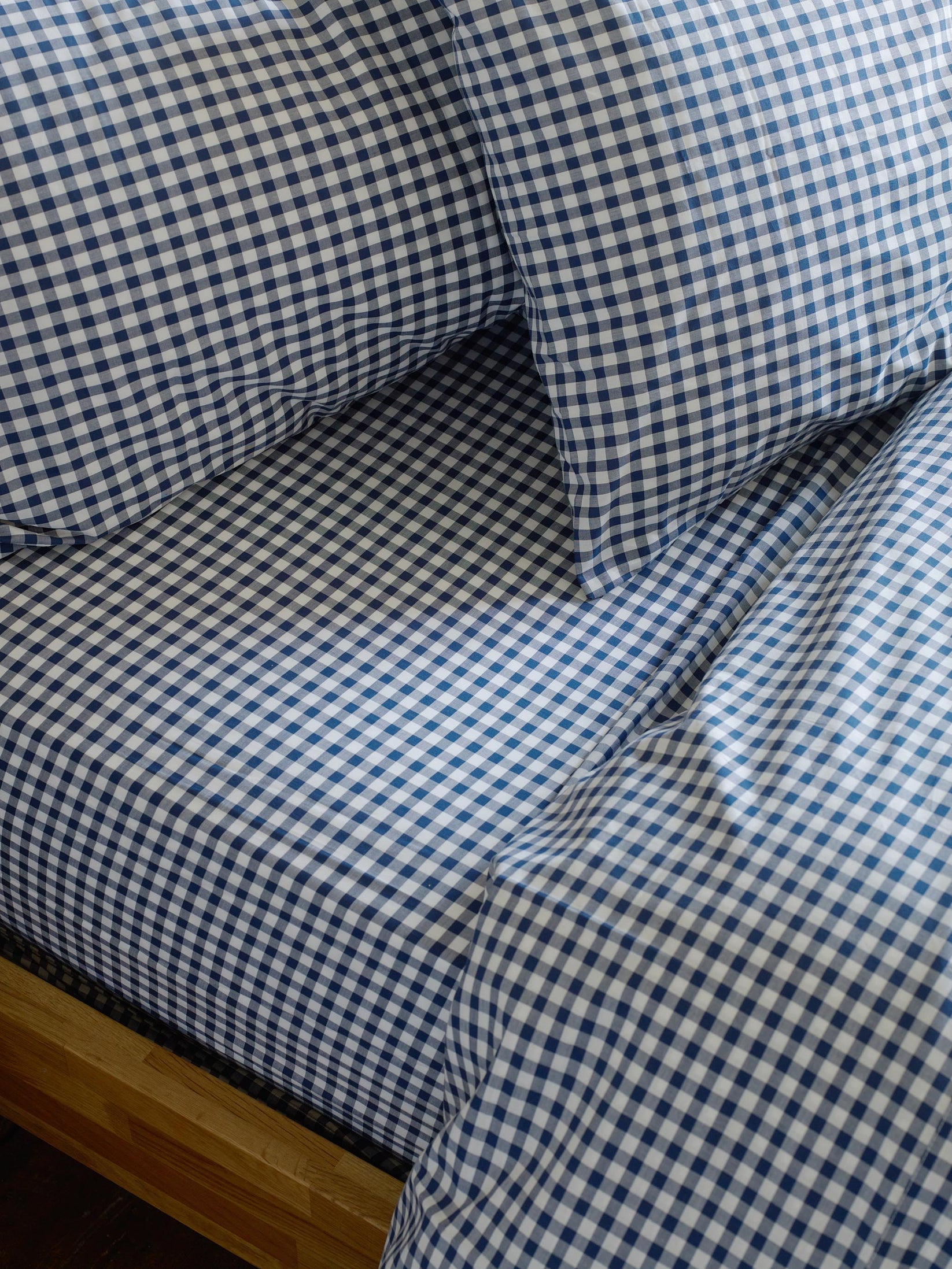 Indigo Small Gingham Cotton Fitted Sheet | Piglet in Bed US