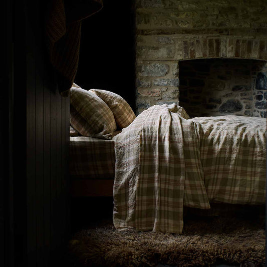 Plaid Linen Bedding | Piglet in Bed US