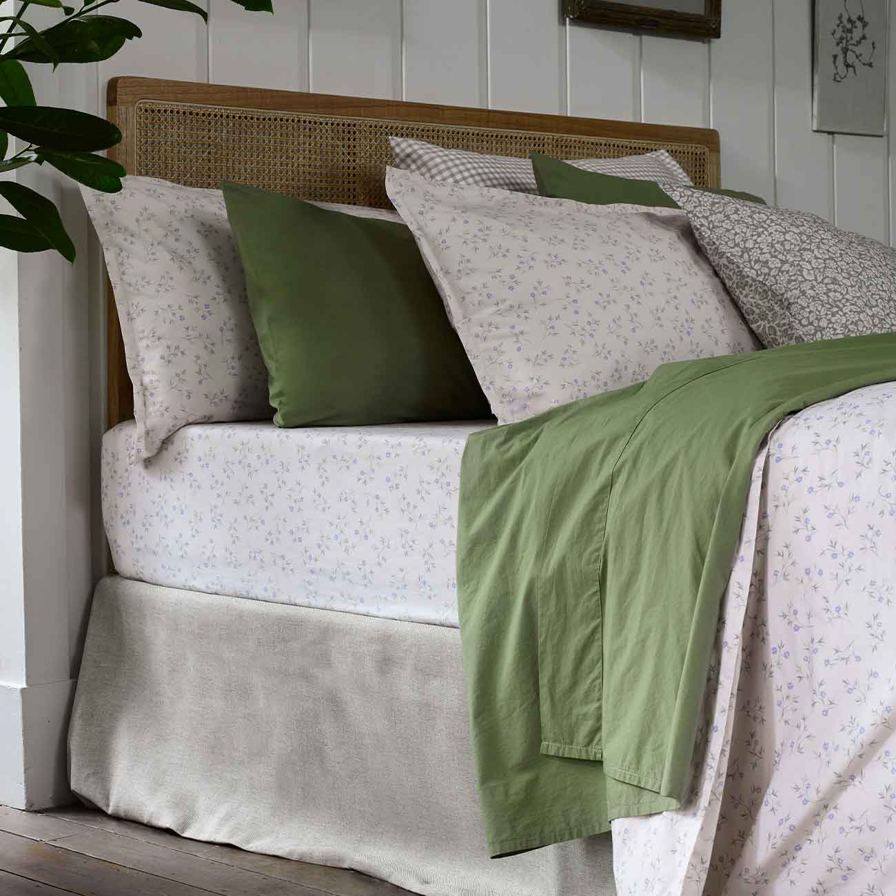 Spring Sprig Cotton Flat Sheet | Piglet in Bed US
